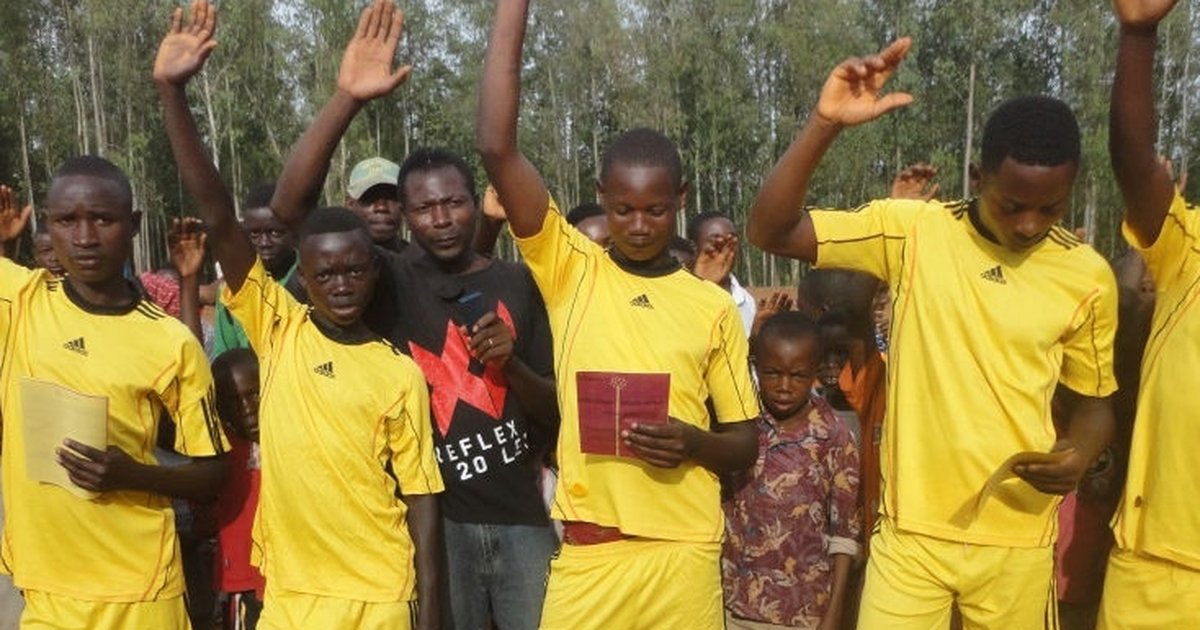 Fikk brevkurset - Ble helbredet for beinkreft - Troens Bevis Magasin